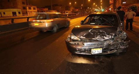 Accidente En El Cercado De Lima Deja Dos Heridos Peru Correo
