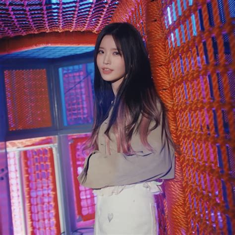 Hayoung 하영 Fromis 9 ‘dm Mv Icon