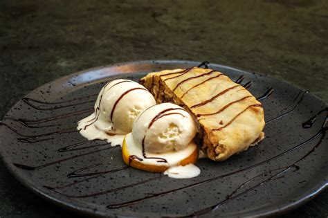 Rainers Cafe • რაინერის კაფე Home