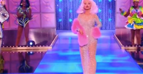 What A Queen Wants Christina Aguilera Surprises Cast On Rupauls Drag