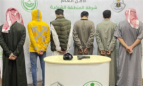 القبض على 6 أشخاص لصدم مركبة وإطلاق النار على أخرى صحيفة صراحة