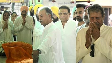 Bishan Singh Bedi Funeral Angad Bedi Neha Dhupia In Tears Kapil Dev