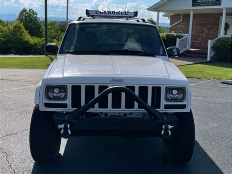 1999 Jeep Cherokee With 15x8 18 Fuel Lethal And 31 10 5R15 Sailun