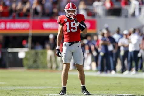 Georgias Brock Bowers Makes Incredible 73 Yard Td Catch After Multiple