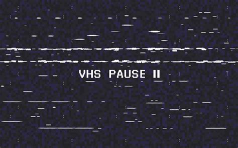 검은 배경에 고장 Vhs입니다 오래 된 테이프 효과입니다 Glitched 라인 잡음입니다 비디오 레코더를 일시 중지 레트로 배경