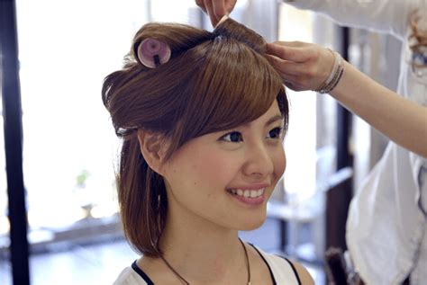 マジックカーラーで髪を傷めずかきあげヘア｜ヘアセット・ヘアメイクを学ぶなら日本ヘアセットスクール