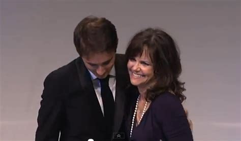 Sally Field Receives Hrcs Ally For Equality Award Delivers Emotional