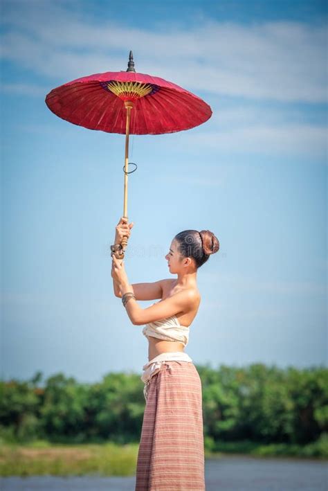 Chiang Mai Thailand May 132018 Young Asian Woman Wearing Lanna