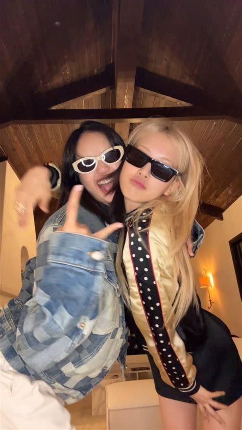 디스패치 스타일 🤟 락스타 노래에 맞춰 영상 찍은 블랙핑크 리사 X 로제 리사는 루이비통 로제는 생로랑 재킷을 착용 블랙핑크 로제 리사 락스타 명품