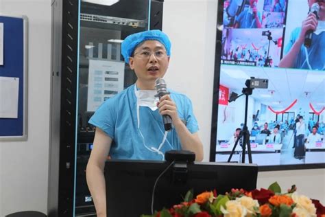 京荆携手 医疗向 新”，张旭院士成功实施湖北省首台 5g国产腔镜机器人”远程手术 Medbot®微创®机器人