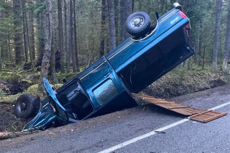 Truck Flips On Chinook Pass Reminds Washington Drivers Do This