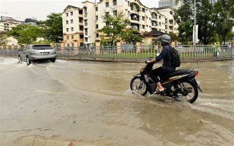 Banjir Kilat Di Beberapa Negeri Akibat Peralihan Monsun FMT