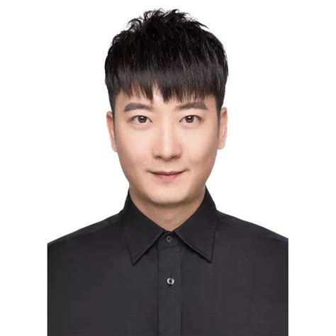 证件照怎么拍才好看这一招是关键 手机搜狐网