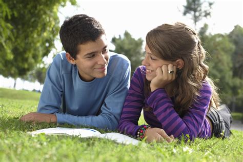 Hechos De Relaciones Adolescentes