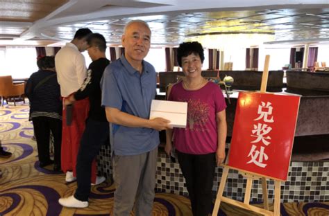 长江黄金邮轮举行古装游园旅拍show，创意趣味新奇获好评活动