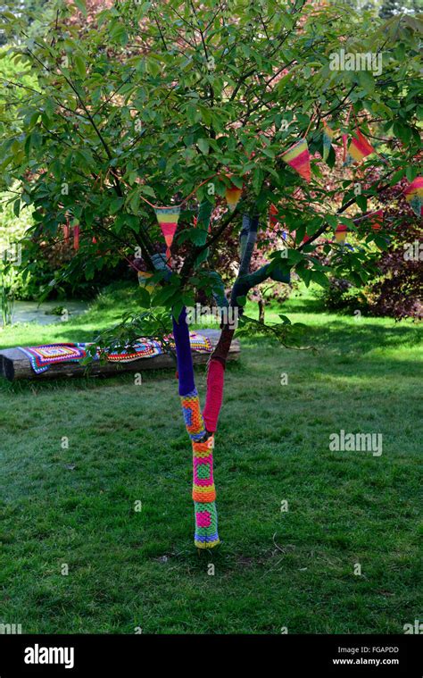 Tree Knitting Hi Res Stock Photography And Images Alamy