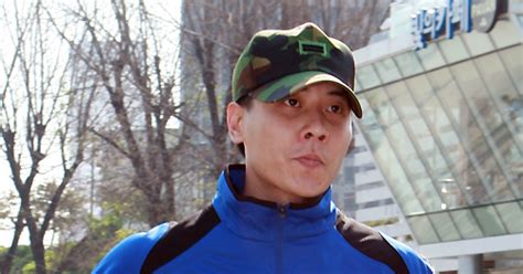 [포토엔]앤디 군기 바짝 들어 눈 부릅뜬 마라톤 완주~