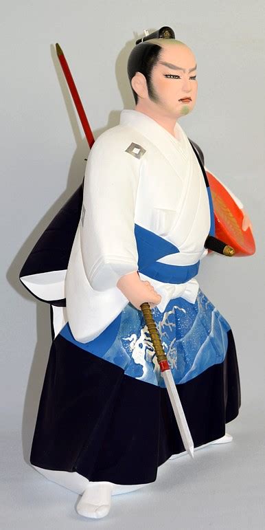 Самурай с копьём и круговой чашей для сакэ японская статуэтка из керамики 1980 е гг Японское