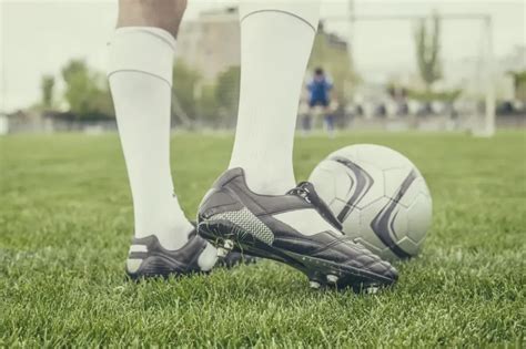 Lanki Czy Wkręty Czym Się Różnią Te Buty Piłkarskie Blog Sport Shop