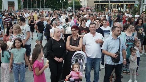 ТРГНЕТЕ СЕ ОД НАШИТЕ ДЕЦА Протест во Струмица против родова идеологија и пропаганда во школите