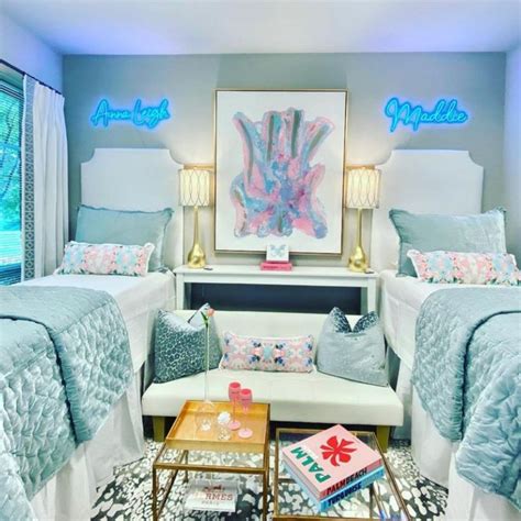 Girl Dorms Girls Dorm Room Dorm Room Decor White And Pink Bedding