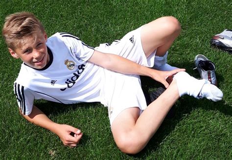 Ответы Mail Пожалуйста найдите фотку красивого мальчика лет 12 14 Зарание спасибо Фото