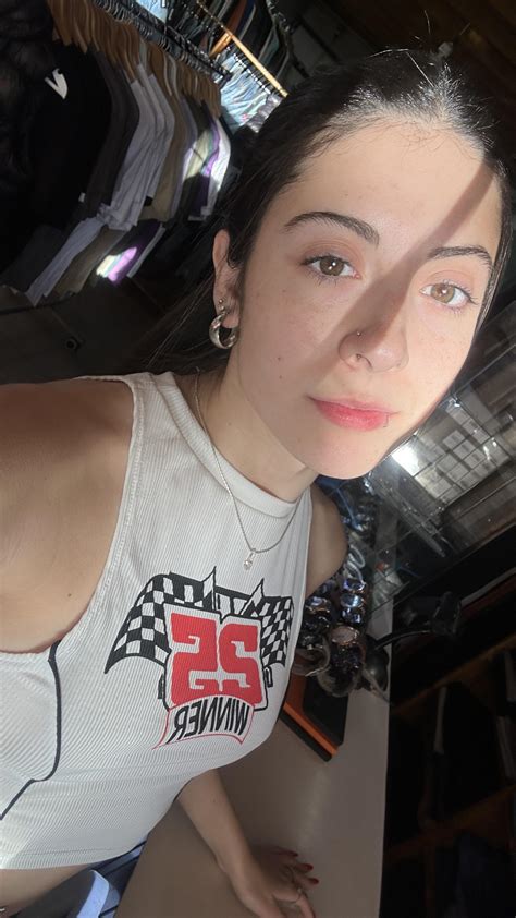 Using The Sun As My Makeup 😅 R Nomakeupallowed