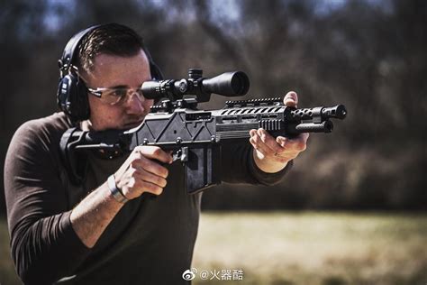 Hcar步枪造型可以吗？我要说他是从二战m1918bar步枪为基础改出来的