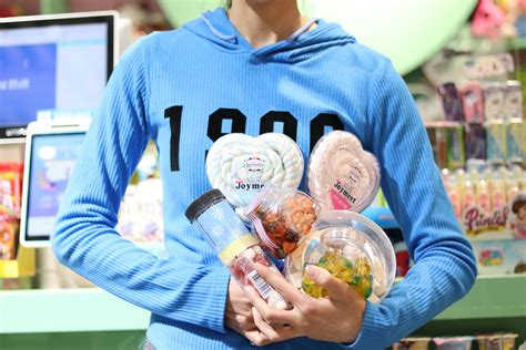 完蛋了 我的宝藏零食店铺相逢客要藏不住啦 哔哩哔哩