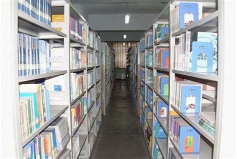 图书馆 教学设施 保定市第七中学