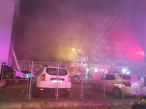 Incendiu cu degajări mari de fum la subsolul Poliției Municipiului