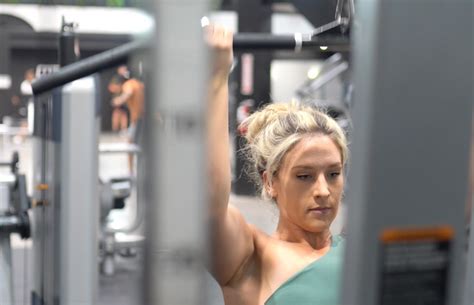 Unlock Lat Gains The Ultimate Guide To Reverse Grip Lat Pulldowns