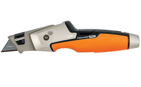 Univerzálny nôž FISKARS CarbonMax pre maliarov IBO sk