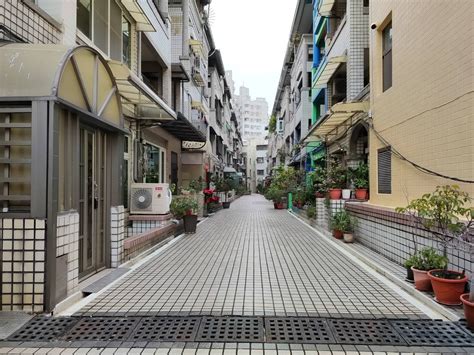 001 台灣地區房屋土地租屋買賣暨全新／二手交易平台 🏪漢神巨蛋r15微笑公園大樂河堤社區併排雙車墅明星學區