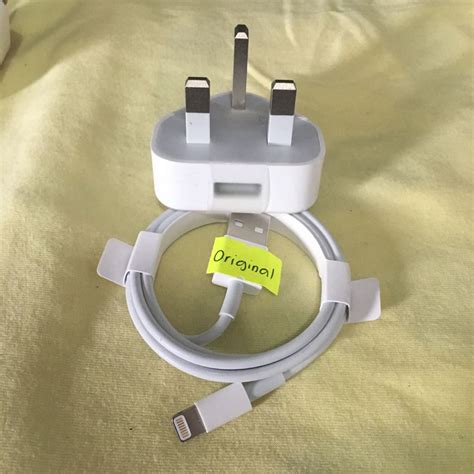 Original Apple Iphone Charger 5 Watts Adapter And Lightning Cable