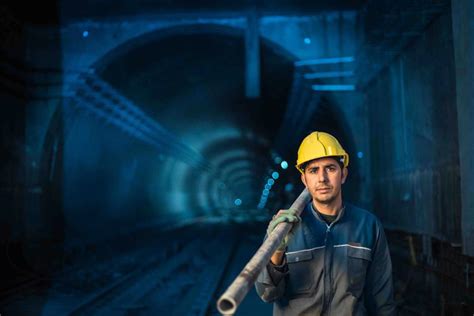 جدول کامل حقوق کارگران سال ۱۴۰۴ کارگر ۲۴