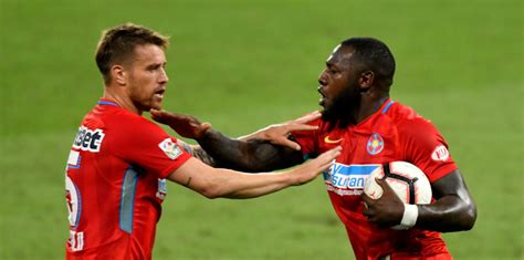 GALERIE FOTO Harlem Gnohere S A Retras Din Fotbal Motivul Tragic