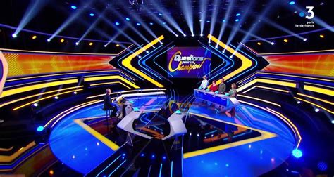 Questions Pour Un Champion Samuel Etienne Projeté Sur Le Plateau Un
