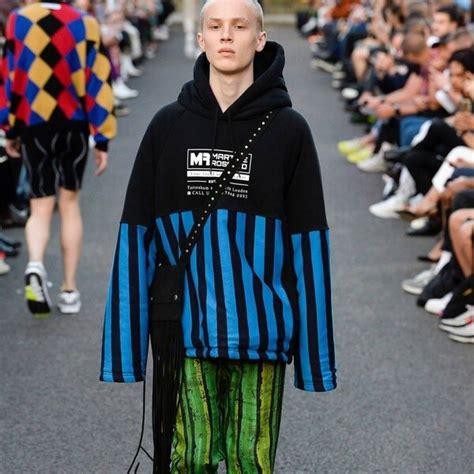 How To Wear Oversized Sweaters Read This First