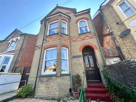 5 Bed Detached House For Sale In Newport Road Cowes Po31 Zoopla