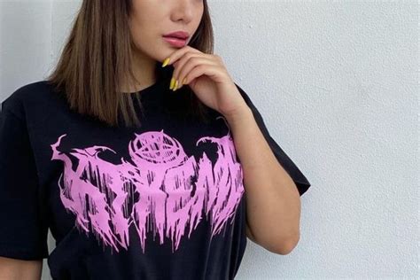 Apa Agama Dinar Candy Cek Profil Artis Sedang Viral Berbikini Di