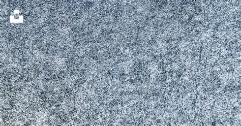 회색 카펫 위에 누워 있는 안경 한 켤레 사진 Unsplash의 무료 안경 이미지