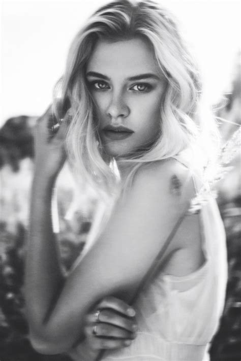 7 Canadian Actresses Rising To The Top Elle Canada Magazine Beauty