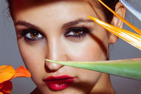 Elegant Beauty Jaclyn Swedberg In Vibrant Leaf And Lipstick Hd