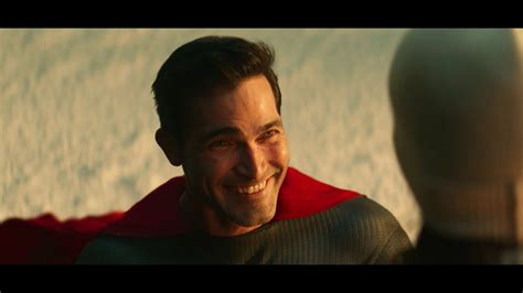 Auscaps Tyler Hoechlin Shirtless In Superman And Lois 1 11 A Brief