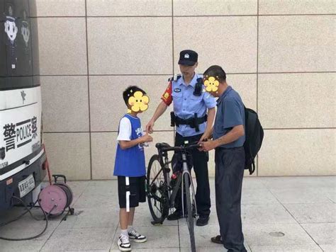 务工爸爸坐高铁回家，怀化男童骑车15公里接他，不知车次等得差点中暑幸好被民警发现