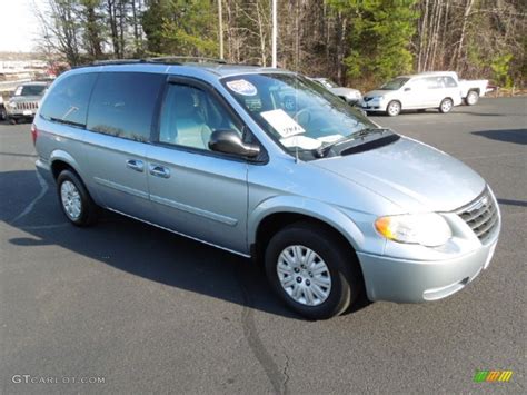 2005 Butane Blue Pearl Chrysler Town Country LX 61027145 Photo 2
