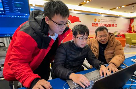 全媒体融合创新，全国两会报道出彩出圈 媒体风采