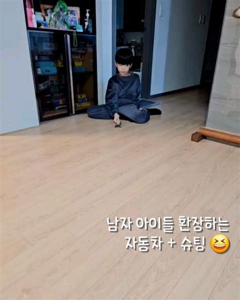 쓰트롱마마💪🏻아들셋 엄마의 특별한 육아내공 아이들은 커도 장난감 좋아하더라구요 😆 그런데 그 장난감이 좀 더 정교해지고