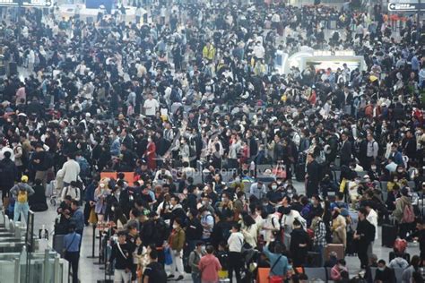 浙江杭州：铁路迎来“五一”假期返程高峰 人民图片网